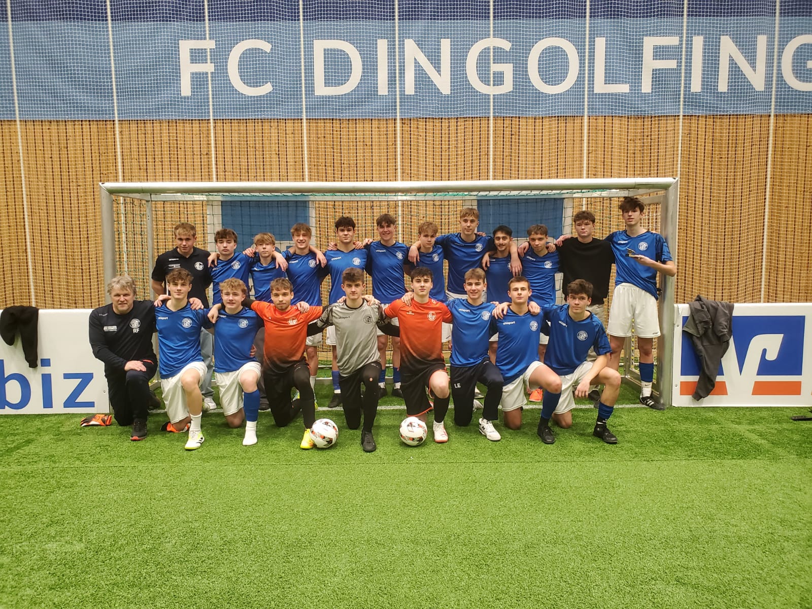 FCD überzeugt beim Hallenspektakel - Stanno-Cup mit vielen starken U17-Teams - FC DINGOLFING