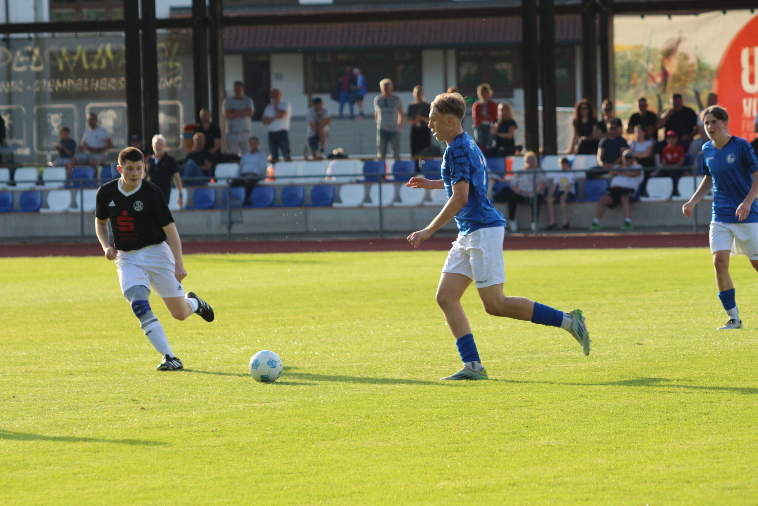 FCD triumphiert im Klassiker - Dingolfings U17 feiert Einzug ins Finale mit leidenschaftlicher ...